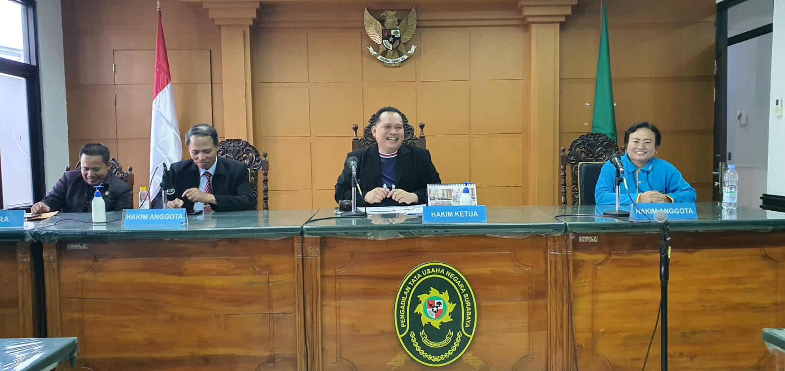 Penutupan praktikum HTN, Ketua PTUN Surabaya Memberikan Motivasi ... Penutupan praktikum HTN, Ketua PTUN Surabaya Memberikan Motivasi ...
